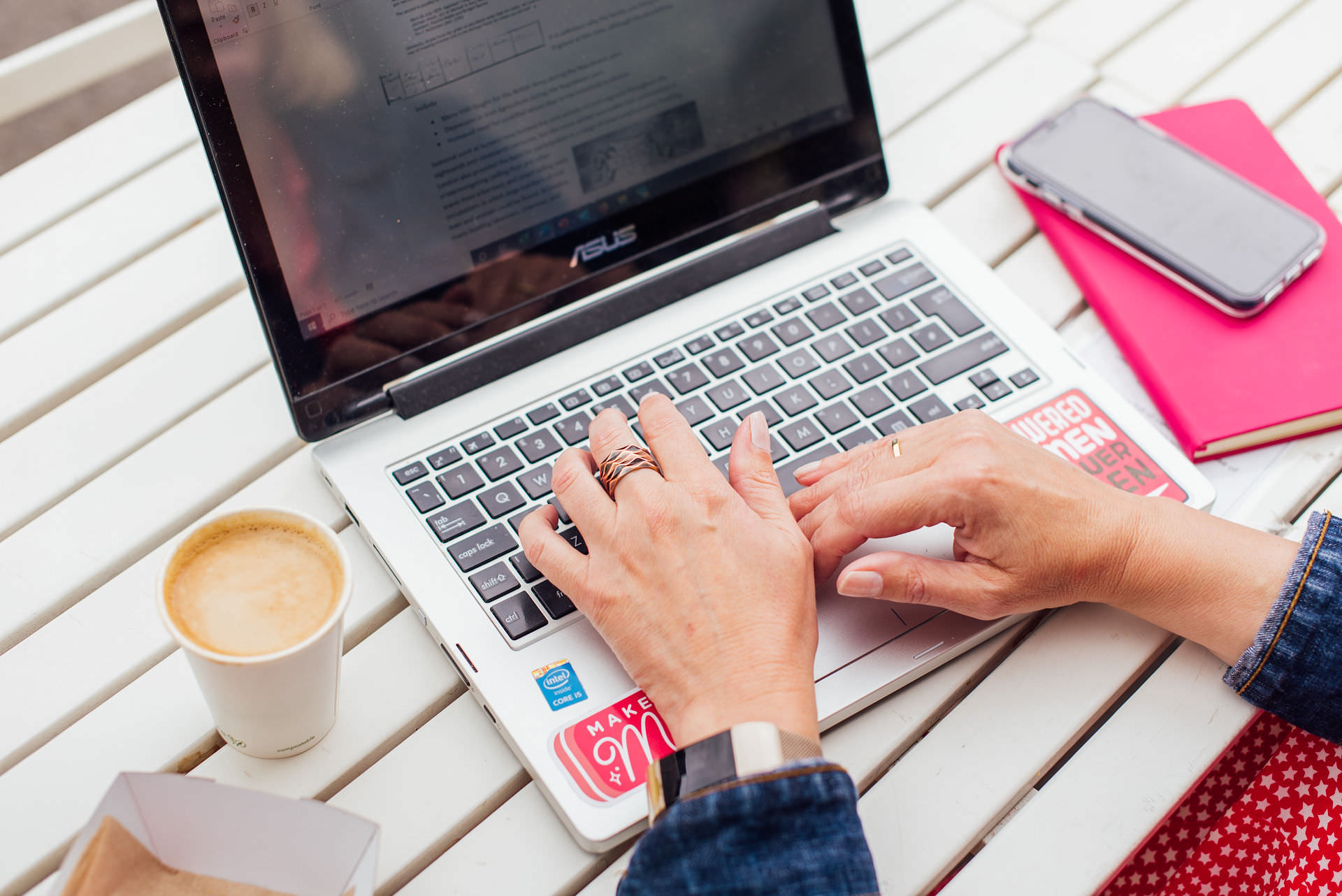 Writing Blogs & Newsletters for results | Helen Tarver | Copywriter